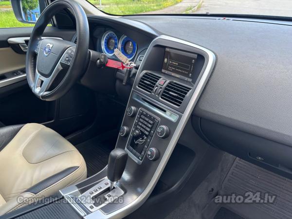 Pelēks Volvo XC60 2011 Paide, ar dzinēja tilpumu 2.40 L un nobraukumu 0 tūkst. km par 7490 €, foto 7 vietnē AUTOMOTO.COM.LV