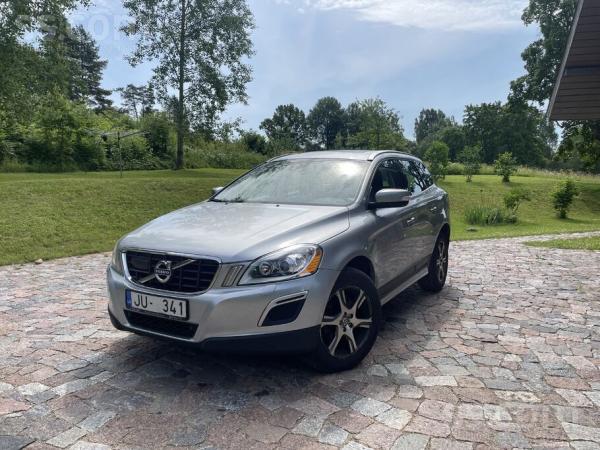 Grey Volvo XC60 2011 in Riga, with an engine capacity of 2.40 L and mileage of 293 thousand km for 6500 €, photo 1 on AUTOMOTO.COM.LV
