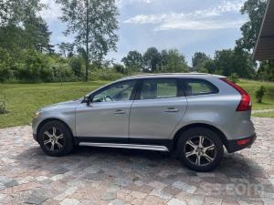 Grey Volvo XC60 2011 in Riga, with an engine capacity of 2.40 L and mileage of 293 thousand km for 6500 €, photo 5 on AUTOMOTO.COM.LV