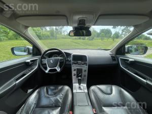 Grey Volvo XC60 2011 in Riga, with an engine capacity of 2.40 L and mileage of 293 thousand km for 6500 €, photo 7 on AUTOMOTO.COM.LV