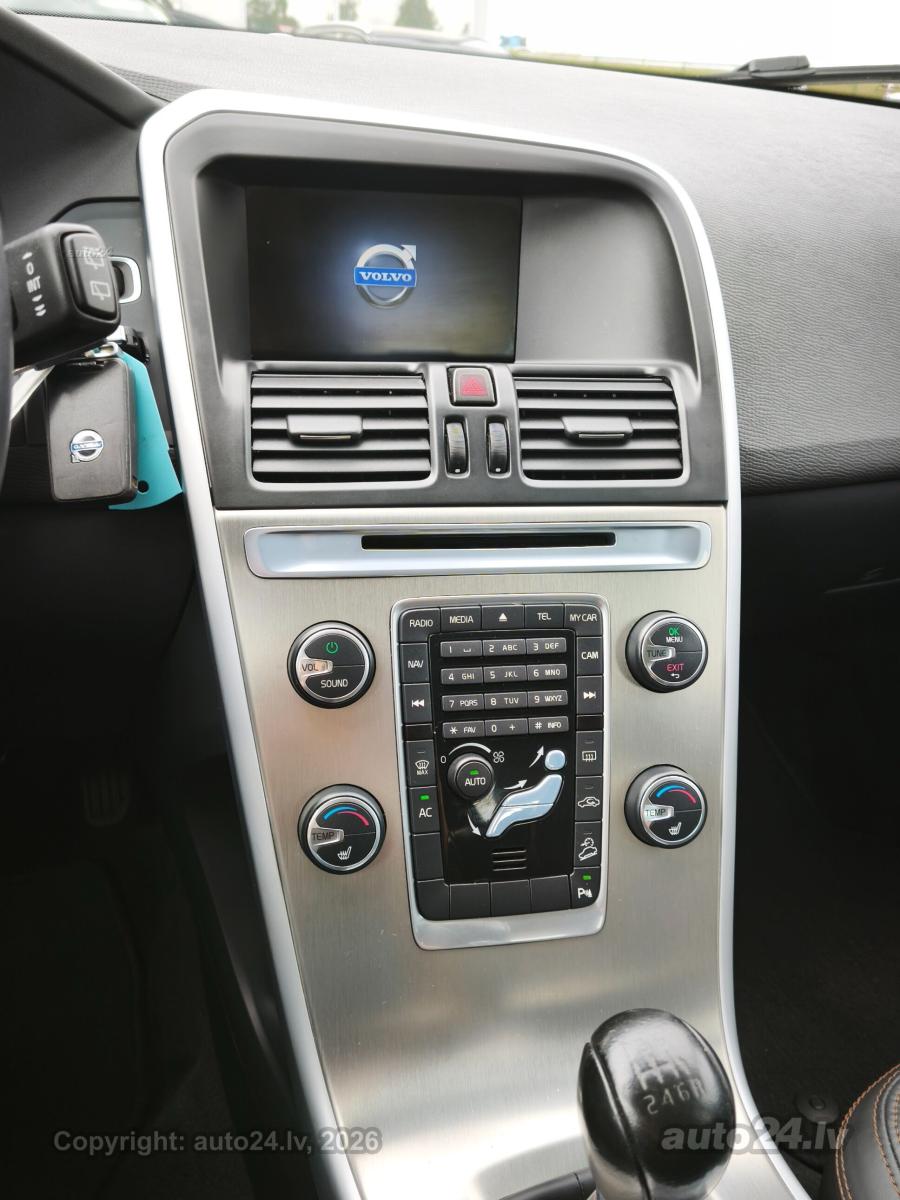 Pelēks Volvo XC60 2011 Tartu, ar dzinēja tilpumu 2.40 L un nobraukumu 249 tūkst. km par 11990 €, foto 12 vietnē AUTOMOTO.COM.LV