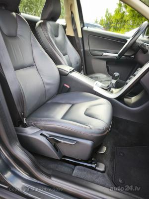 Pelēks Volvo XC60 2011 Tartu, ar dzinēja tilpumu 2.40 L un nobraukumu 249 tūkst. km par 11990 €, foto 14 vietnē AUTOMOTO.COM.LV