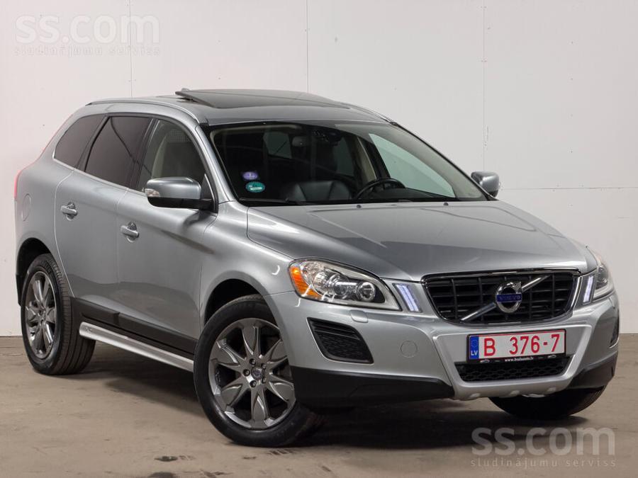 Grey Volvo XC60 2011 in Jurmala, with an engine capacity of 2.00 L and mileage of 212 thousand km for 10450 €, photo 3 on AUTOMOTO.COM.LV