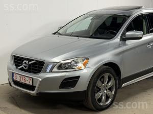 Grey Volvo XC60 2011 in Jurmala, with an engine capacity of 2.00 L and mileage of 212 thousand km for 10450 €, photo 8 on AUTOMOTO.COM.LV