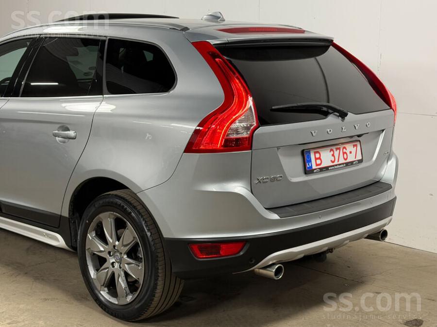 Grey Volvo XC60 2011 in Jurmala, with an engine capacity of 2.00 L and mileage of 212 thousand km for 10450 €, photo 9 on AUTOMOTO.COM.LV
