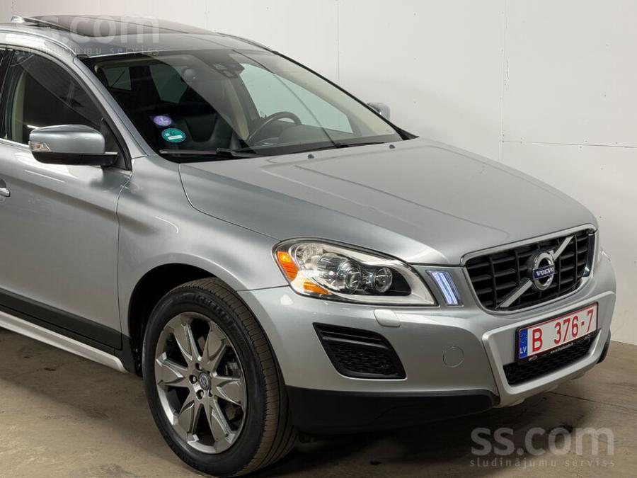 Grey Volvo XC60 2011 in Jurmala, with an engine capacity of 2.00 L and mileage of 212 thousand km for 10450 €, photo 11 on AUTOMOTO.COM.LV