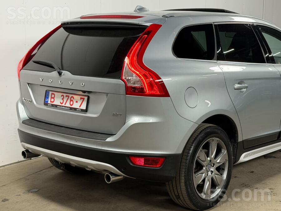 Grey Volvo XC60 2011 in Jurmala, with an engine capacity of 2.00 L and mileage of 212 thousand km for 10450 €, photo 12 on AUTOMOTO.COM.LV