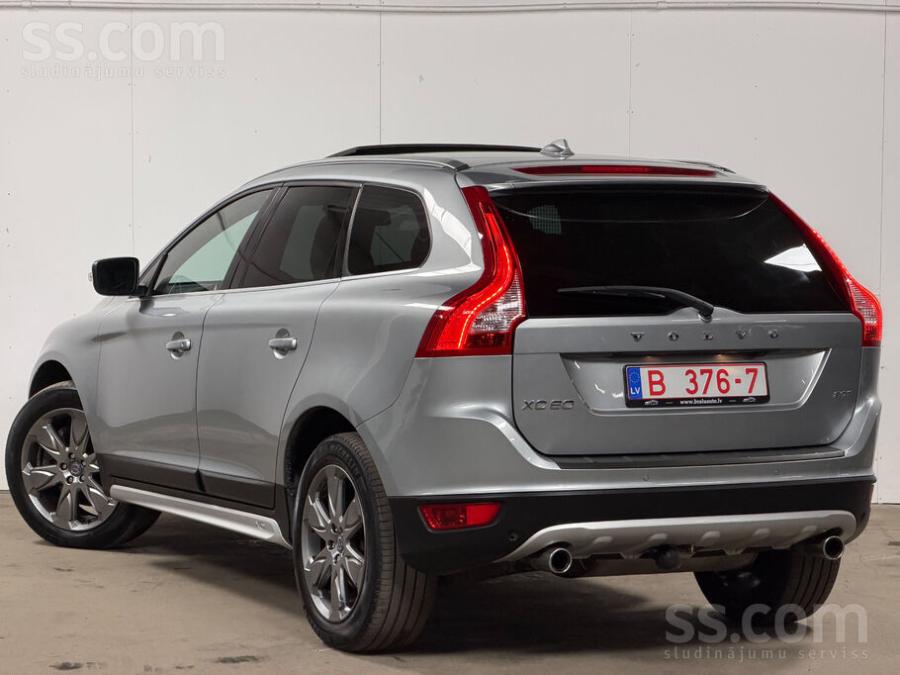 Grey Volvo XC60 2011 in Jurmala, with an engine capacity of 2.00 L and mileage of 212 thousand km for 10450 €, photo 13 on AUTOMOTO.COM.LV