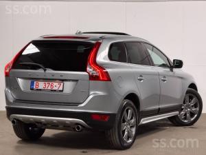 Grey Volvo XC60 2011 in Jurmala, with an engine capacity of 2.00 L and mileage of 212 thousand km for 10450 €, photo 15 on AUTOMOTO.COM.LV