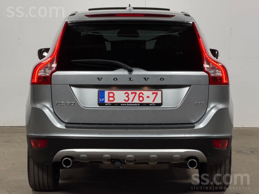 Grey Volvo XC60 2011 in Jurmala, with an engine capacity of 2.00 L and mileage of 212 thousand km for 10450 €, photo 16 on AUTOMOTO.COM.LV