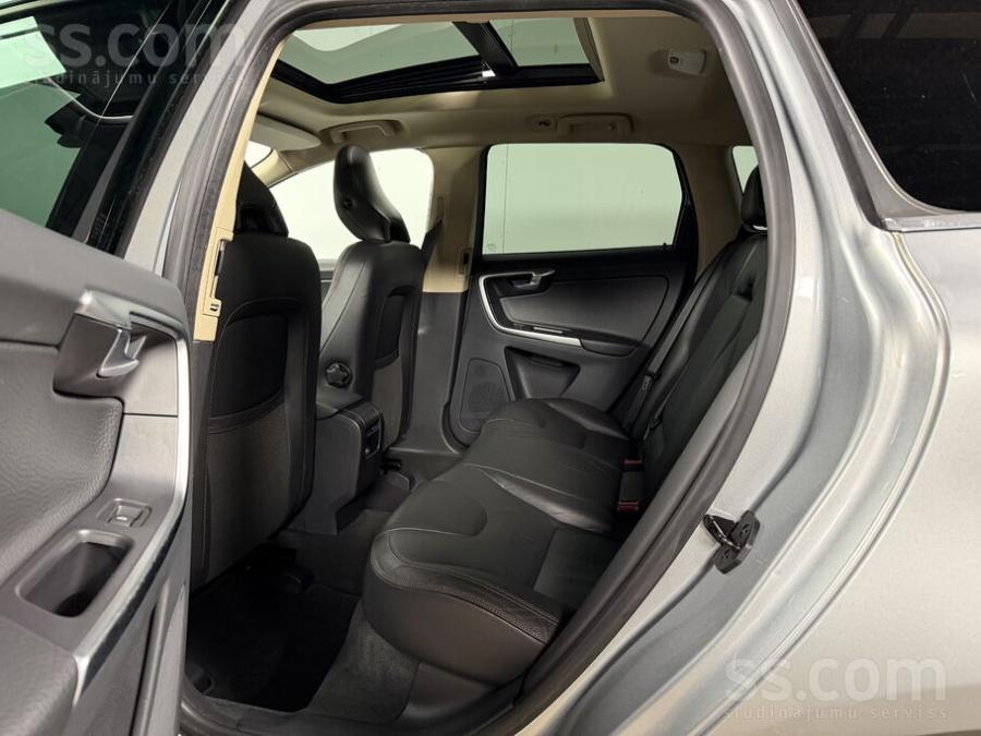 Grey Volvo XC60 2011 in Jurmala, with an engine capacity of 2.00 L and mileage of 212 thousand km for 10450 €, photo 22 on AUTOMOTO.COM.LV
