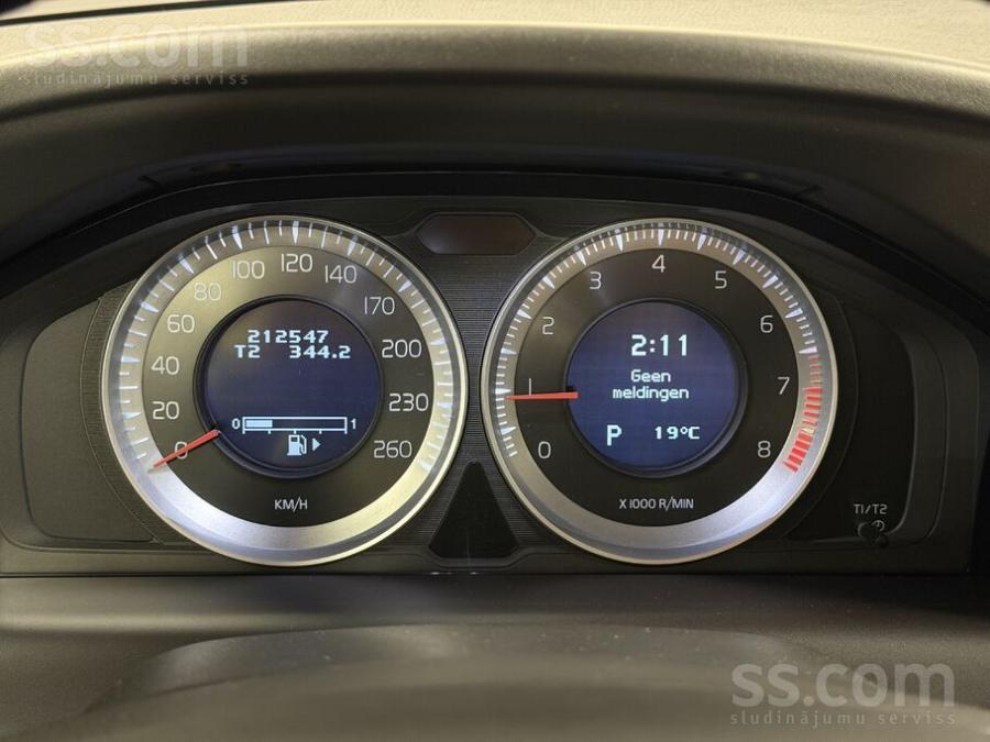 Grey Volvo XC60 2011 in Jurmala, with an engine capacity of 2.00 L and mileage of 212 thousand km for 10450 €, photo 25 on AUTOMOTO.COM.LV