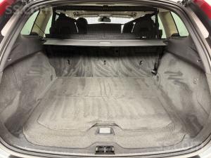 Grey Volvo XC60 2011 in Jurmala, with an engine capacity of 2.00 L and mileage of 212 thousand km for 10450 €, photo 29 on AUTOMOTO.COM.LV