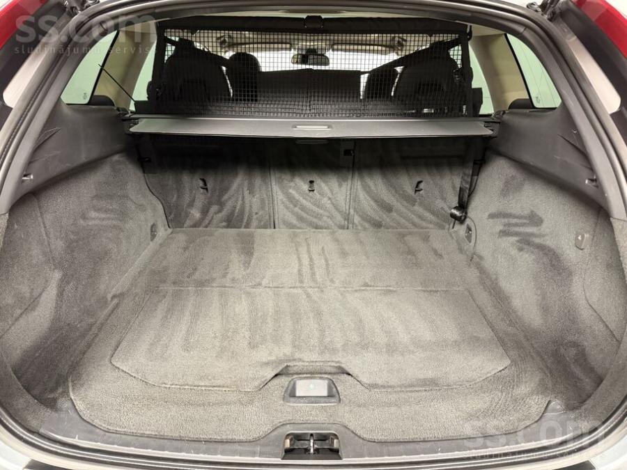 Grey Volvo XC60 2011 in Jurmala, with an engine capacity of 2.00 L and mileage of 212 thousand km for 10450 €, photo 29 on AUTOMOTO.COM.LV