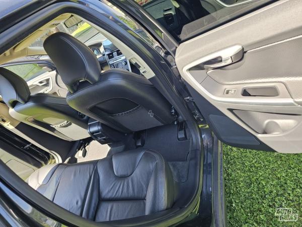 Grey Volvo XC60 2011 in Skuodas, with an engine capacity of 2.00 L and mileage of 260 thousand km for 8700 €, photo 8 on AUTOMOTO.COM.LV