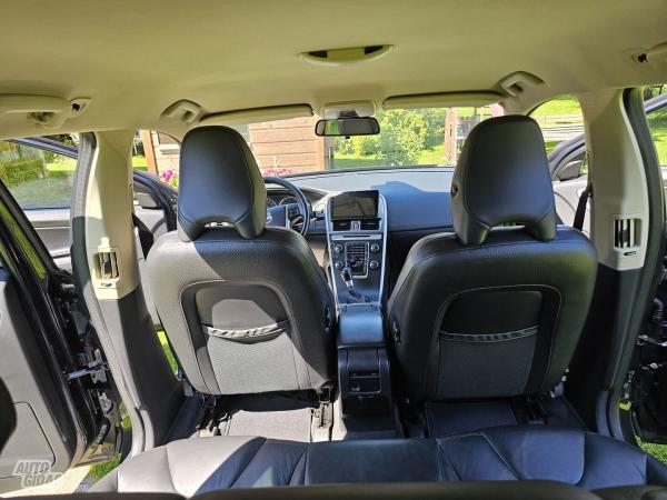 Grey Volvo XC60 2011 in Skuodas, with an engine capacity of 2.00 L and mileage of 260 thousand km for 8700 €, photo 9 on AUTOMOTO.COM.LV