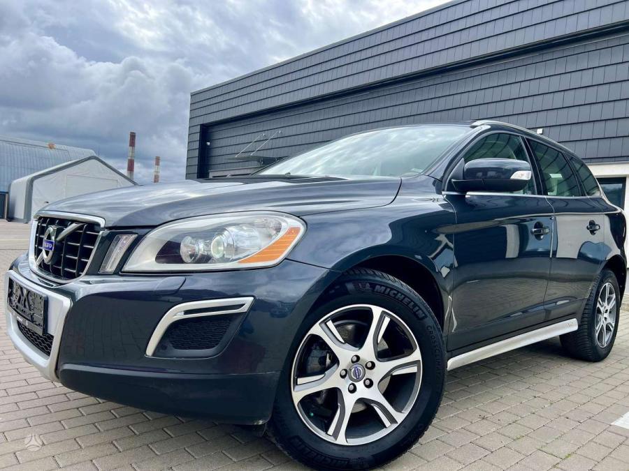 Pelēks Volvo XC60 2011 Kauņa, ar dzinēja tilpumu 2.00 L un nobraukumu 295 tūkst. km par 8499 €, foto 3 vietnē AUTOMOTO.COM.LV