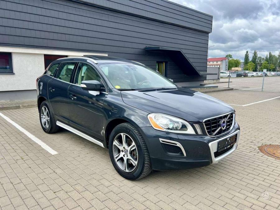 Pelēks Volvo XC60 2011 Kauņa, ar dzinēja tilpumu 2.00 L un nobraukumu 295 tūkst. km par 8499 €, foto 8 vietnē AUTOMOTO.COM.LV