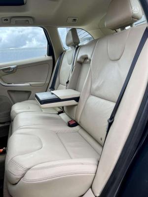 Pelēks Volvo XC60 2011 Kauņa, ar dzinēja tilpumu 2.00 L un nobraukumu 295 tūkst. km par 8499 €, foto 21 vietnē AUTOMOTO.COM.LV