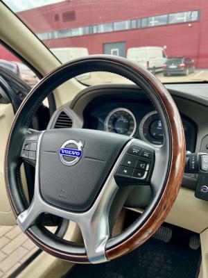 Pelēks Volvo XC60 2011 Kauņa, ar dzinēja tilpumu 2.00 L un nobraukumu 295 tūkst. km par 8499 €, foto 24 vietnē AUTOMOTO.COM.LV