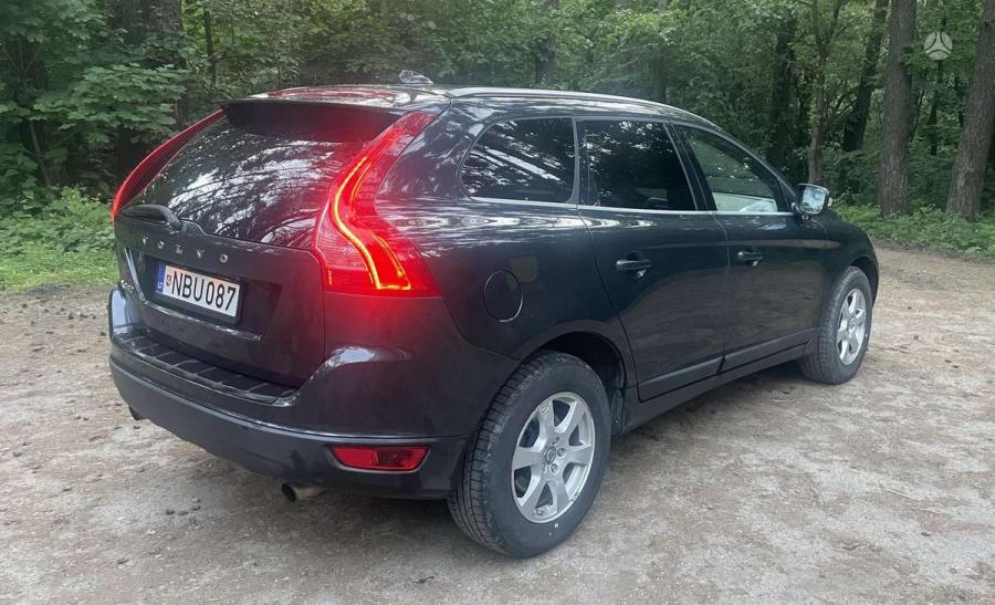 Pelēks Volvo XC60 2011 Kauņa, ar dzinēja tilpumu 3.19 L un nobraukumu 264 tūkst. km par 5900 €, foto 4 vietnē AUTOMOTO.COM.LV
