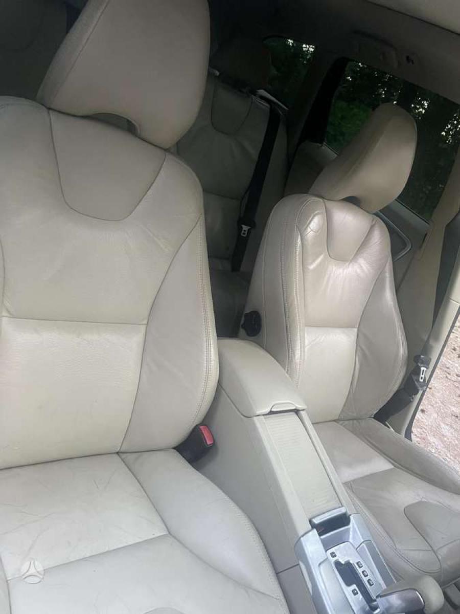 Pelēks Volvo XC60 2011 Kauņa, ar dzinēja tilpumu 3.19 L un nobraukumu 264 tūkst. km par 5900 €, foto 13 vietnē AUTOMOTO.COM.LV