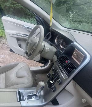 Pelēks Volvo XC60 2011 Kauņa, ar dzinēja tilpumu 3.19 L un nobraukumu 264 tūkst. km par 5900 €, foto 15 vietnē AUTOMOTO.COM.LV
