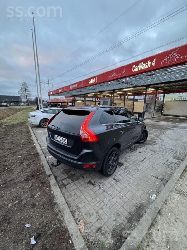 Grey Volvo XC60 2011 in Riga, with an engine capacity of 2.00 L and mileage of 332 thousand km for 7000 €, photo 2 on AUTOMOTO.COM.LV
