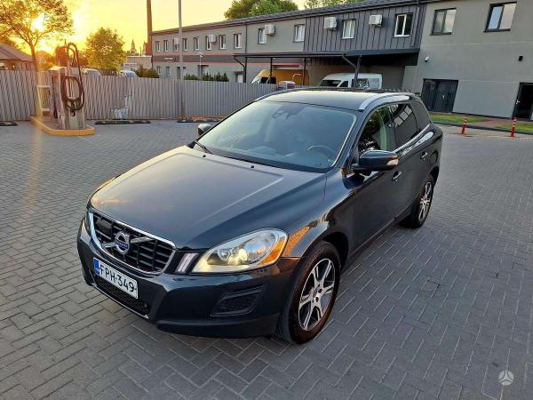Grey Volvo XC60 2011 in Vilkaviskis, with an engine capacity of 2.40 L and mileage of 318 thousand km for 7100 €, photo 1 on AUTOMOTO.COM.LV