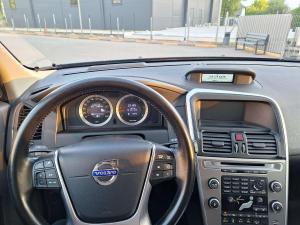 Grey Volvo XC60 2011 in Vilkaviskis, with an engine capacity of 2.40 L and mileage of 318 thousand km for 7100 €, photo 29 on AUTOMOTO.COM.LV