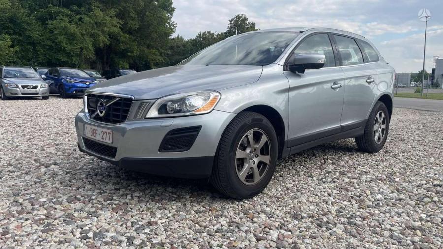 Pelēks Volvo XC60 2011 Kauņa, ar dzinēja tilpumu 2.40 L un nobraukumu 225 tūkst. km par 8999 €, foto 1 vietnē AUTOMOTO.COM.LV