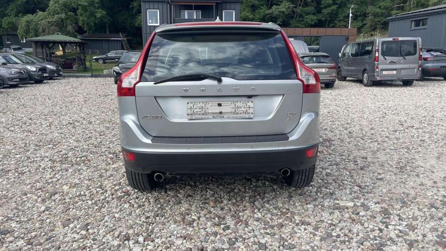 Pelēks Volvo XC60 2011 Kauņa, ar dzinēja tilpumu 2.40 L un nobraukumu 225 tūkst. km par 8999 €, foto 4 vietnē AUTOMOTO.COM.LV