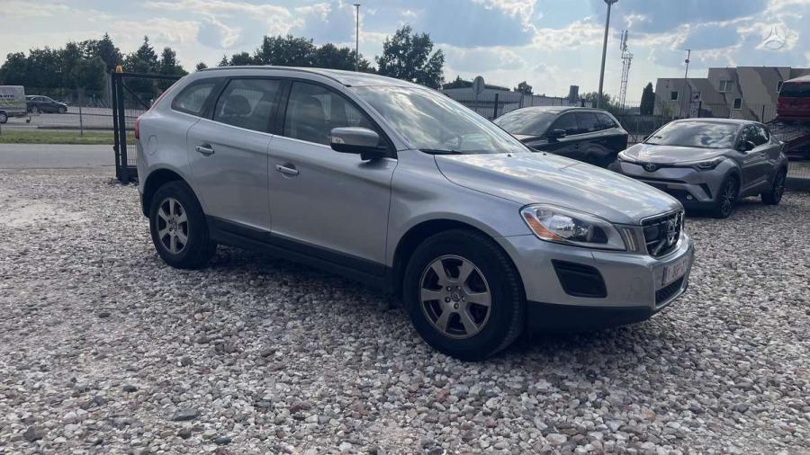 Pelēks Volvo XC60 2011 Kauņa, ar dzinēja tilpumu 2.40 L un nobraukumu 225 tūkst. km par 8999 €, foto 9 vietnē AUTOMOTO.COM.LV
