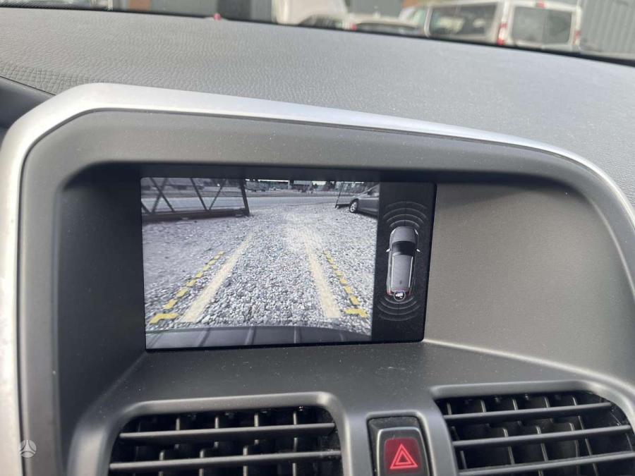 Pelēks Volvo XC60 2011 Kauņa, ar dzinēja tilpumu 2.40 L un nobraukumu 225 tūkst. km par 8999 €, foto 16 vietnē AUTOMOTO.COM.LV