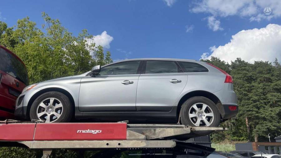 Pelēks Volvo XC60 2011 Kauņa, ar dzinēja tilpumu 2.40 L un nobraukumu 225 tūkst. km par 8999 €, foto 25 vietnē AUTOMOTO.COM.LV