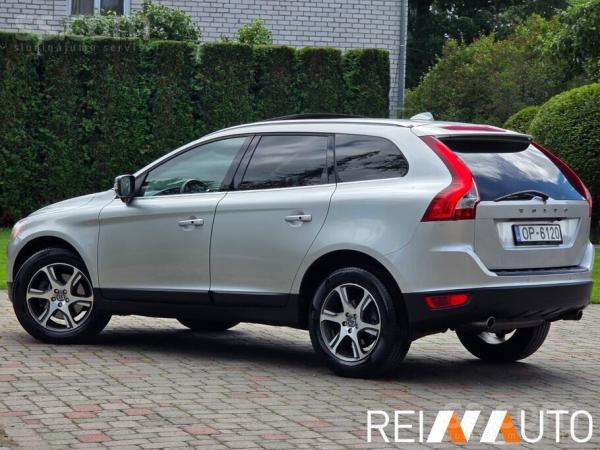 Grey Volvo XC60 2011 in Riga, with an engine capacity of 2.40 L and mileage of 351 thousand km for 8950 €, photo 3 on AUTOMOTO.COM.LV