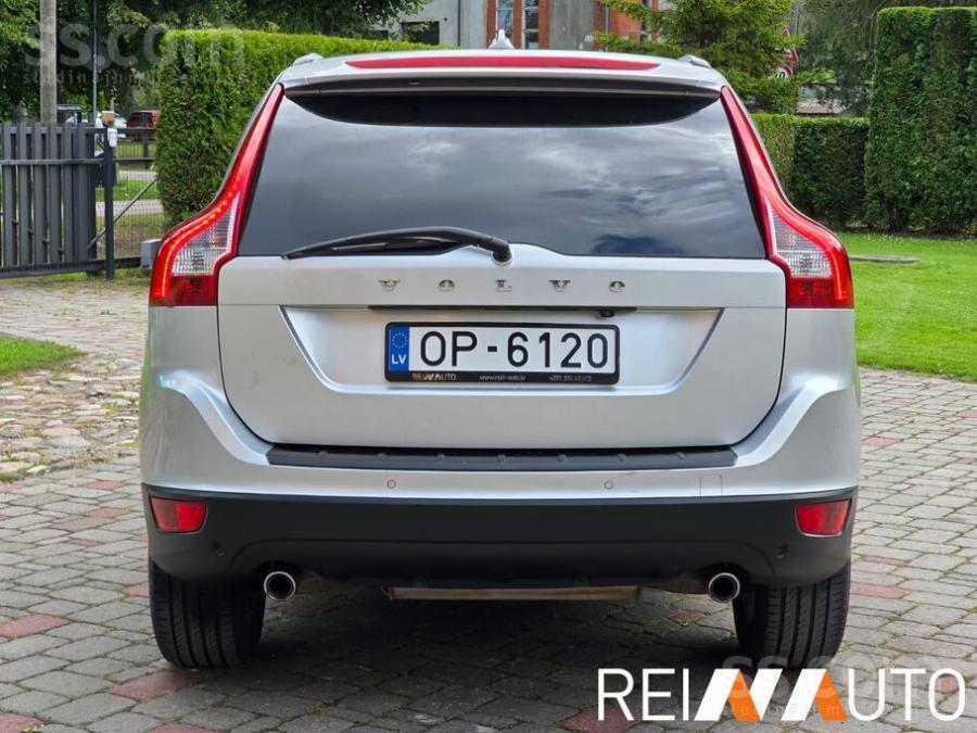 Grey Volvo XC60 2011 in Riga, with an engine capacity of 2.40 L and mileage of 351 thousand km for 8950 €, photo 5 on AUTOMOTO.COM.LV