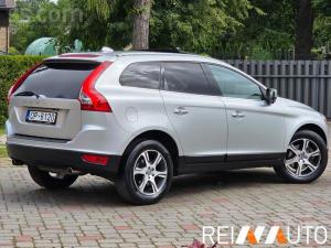 Grey Volvo XC60 2011 in Riga, with an engine capacity of 2.40 L and mileage of 351 thousand km for 8950 €, photo 6 on AUTOMOTO.COM.LV