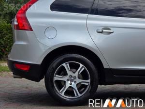 Grey Volvo XC60 2011 in Riga, with an engine capacity of 2.40 L and mileage of 351 thousand km for 8950 €, photo 12 on AUTOMOTO.COM.LV