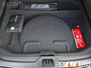 Grey Volvo XC60 2011 in Riga, with an engine capacity of 2.40 L and mileage of 351 thousand km for 8950 €, photo 16 on AUTOMOTO.COM.LV