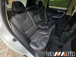 Grey Volvo XC60 2011 in Riga, with an engine capacity of 2.40 L and mileage of 351 thousand km for 8950 €, photo 19 on AUTOMOTO.COM.LV