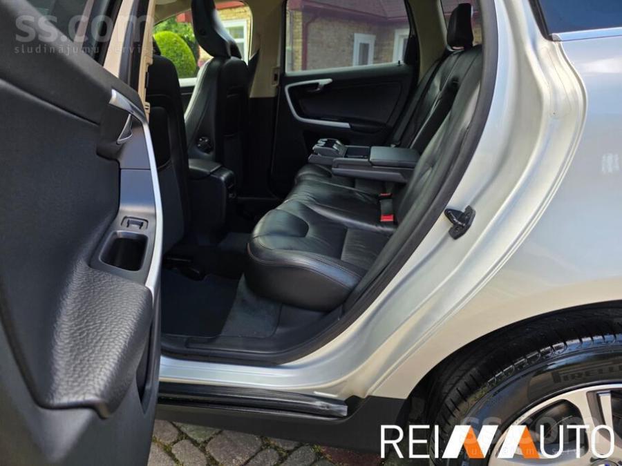 Grey Volvo XC60 2011 in Riga, with an engine capacity of 2.40 L and mileage of 351 thousand km for 8950 €, photo 21 on AUTOMOTO.COM.LV