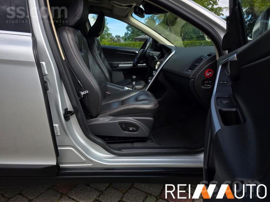 Grey Volvo XC60 2011 in Riga, with an engine capacity of 2.40 L and mileage of 351 thousand km for 8950 €, photo 23 on AUTOMOTO.COM.LV