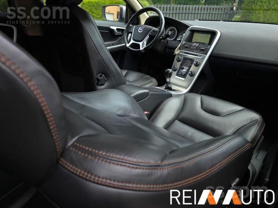 Grey Volvo XC60 2011 in Riga, with an engine capacity of 2.40 L and mileage of 351 thousand km for 8950 €, photo 24 on AUTOMOTO.COM.LV