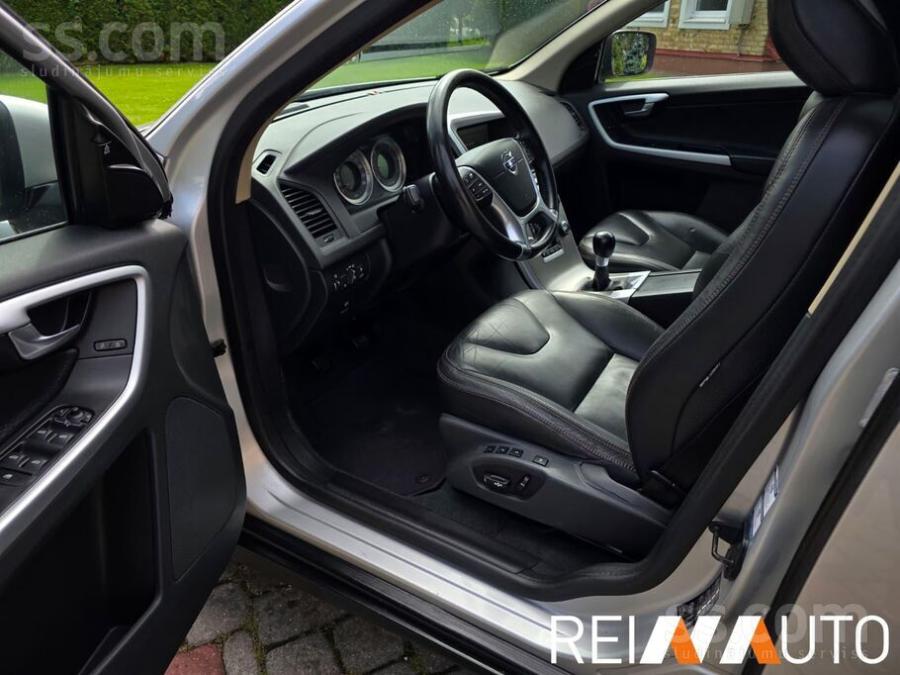 Grey Volvo XC60 2011 in Riga, with an engine capacity of 2.40 L and mileage of 351 thousand km for 8950 €, photo 26 on AUTOMOTO.COM.LV