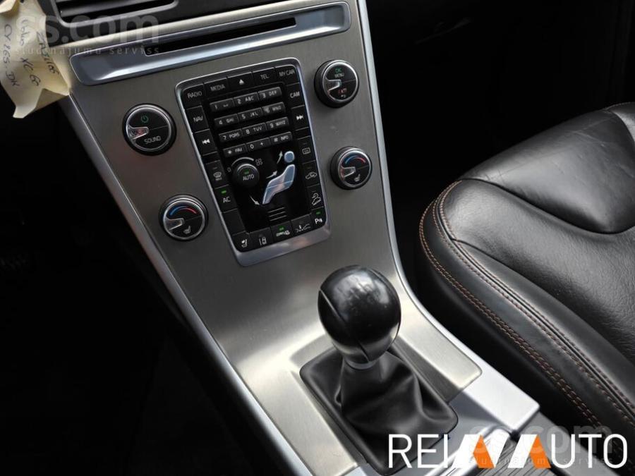 Grey Volvo XC60 2011 in Riga, with an engine capacity of 2.40 L and mileage of 351 thousand km for 8950 €, photo 29 on AUTOMOTO.COM.LV