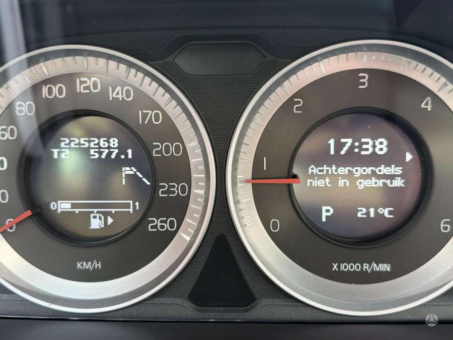 Серый Вольво ХС60 2011 в Каунас, объемом двигателя 2.40 л и пробегом 225 тыс. км за 9200 €, фото 27 на AUTOMOTO.COM.LV