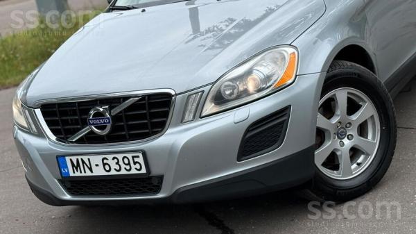 Grey Volvo XC60 2011 in Jurmala, with an engine capacity of 2.40 L and mileage of 376 thousand km for 7200 €, photo 2 on AUTOMOTO.COM.LV
