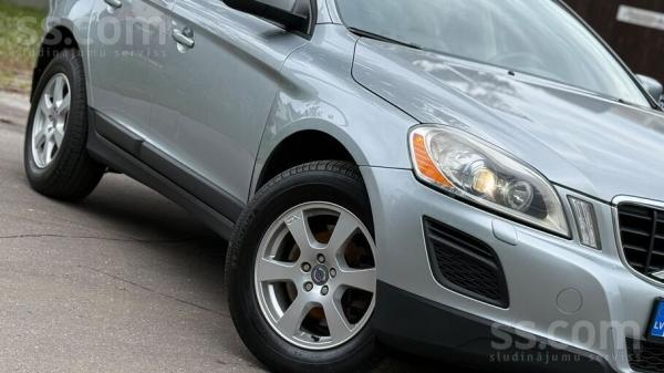 Grey Volvo XC60 2011 in Jurmala, with an engine capacity of 2.40 L and mileage of 376 thousand km for 7200 €, photo 3 on AUTOMOTO.COM.LV