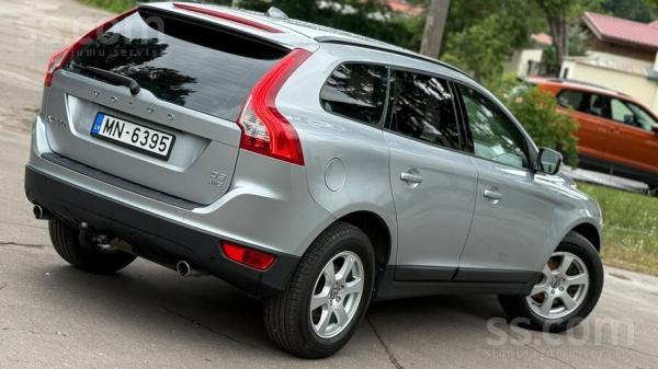 Grey Volvo XC60 2011 in Jurmala, with an engine capacity of 2.40 L and mileage of 376 thousand km for 7200 €, photo 4 on AUTOMOTO.COM.LV